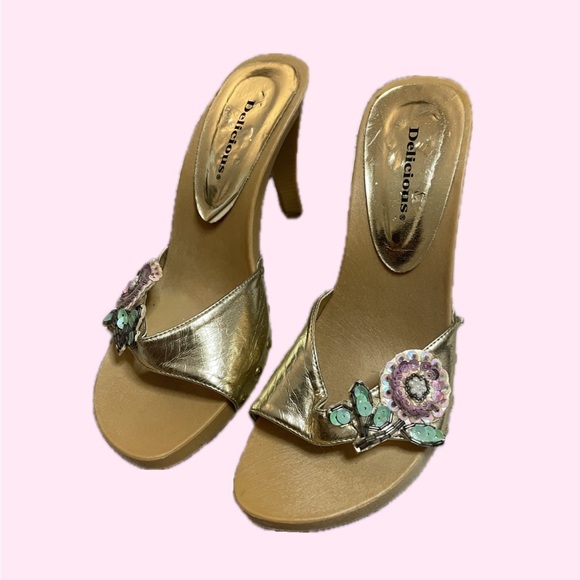 Delicious | Shoes | Delicious Gold Vintage Beaded Flower Heels | Poshmark